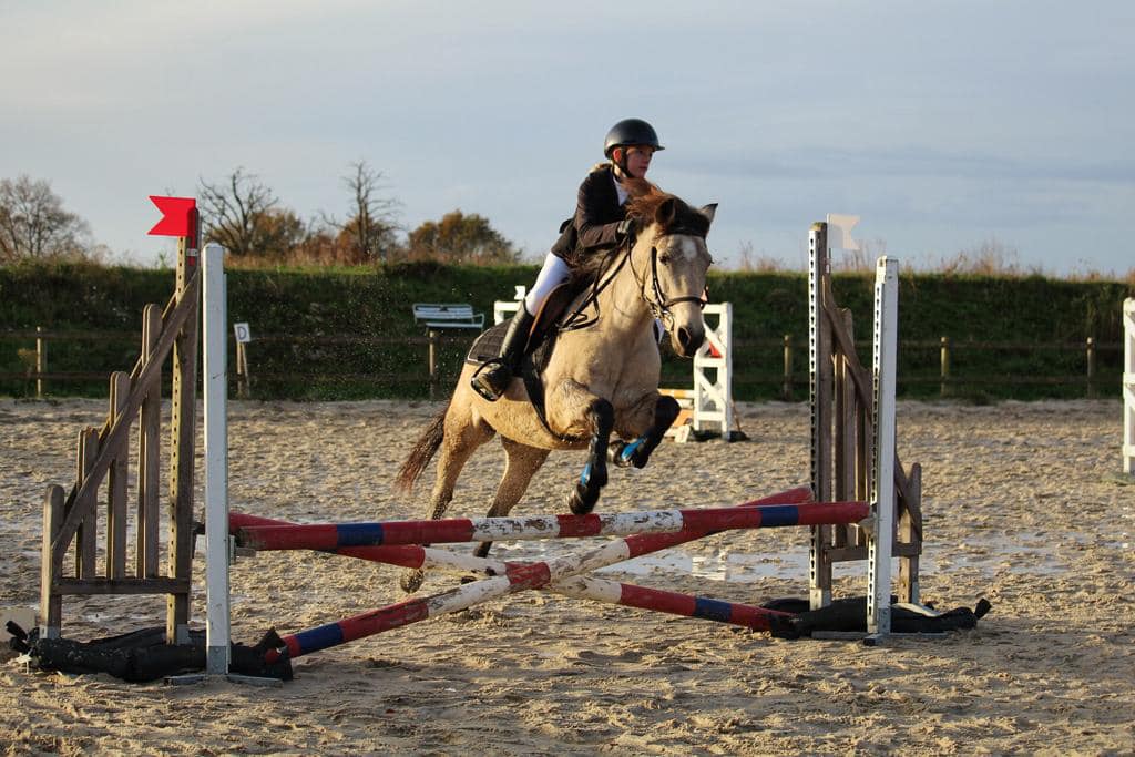 Compétition de saut d'obstacles - La Vaillantière - club d'équitation à ...